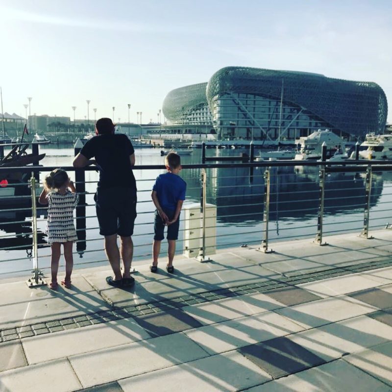 How to prevent your child getting lost when travelling | Little ...