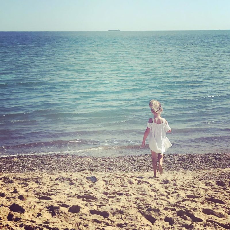 How to prevent your child getting lost when travelling | Little ...